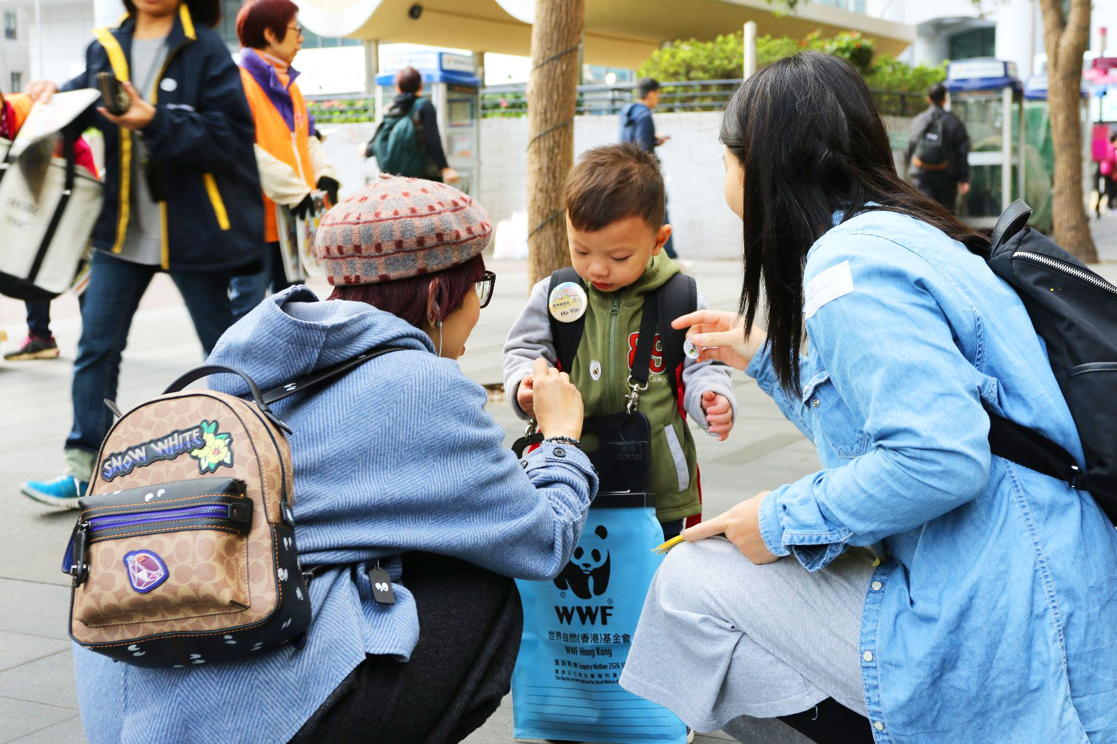 WWF Draws Support from 2,500 Volunteers for Flag Day | WWF Hong Kong